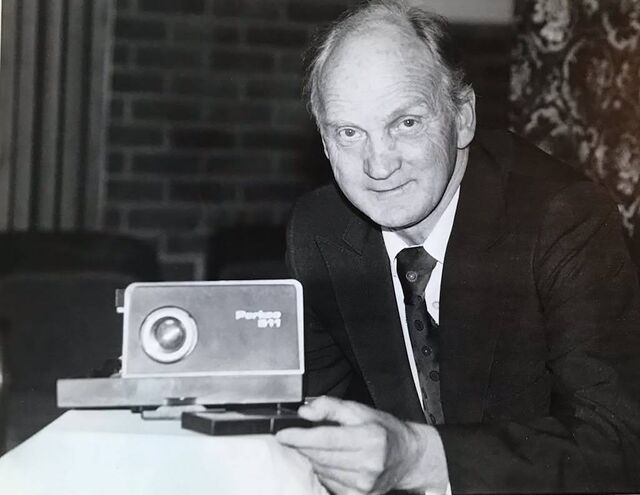 Johnny Hansen (1926–2017) – lokalhistoriewiki.no