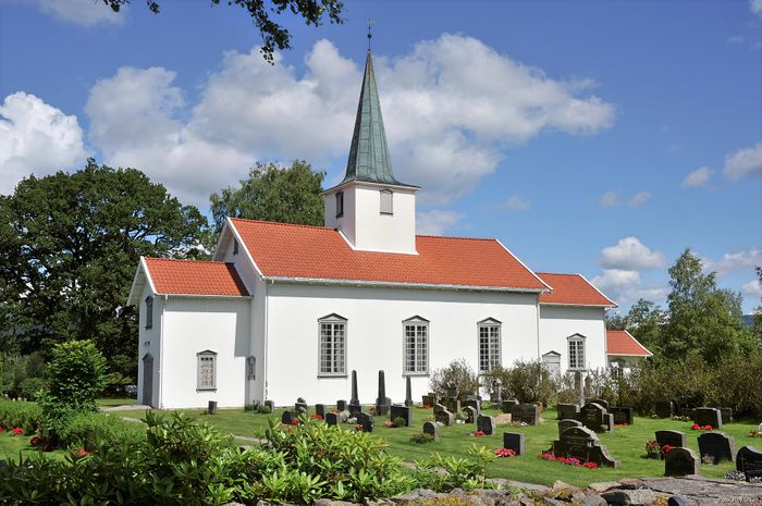 Svarstad kirke – lokalhistoriewiki.no