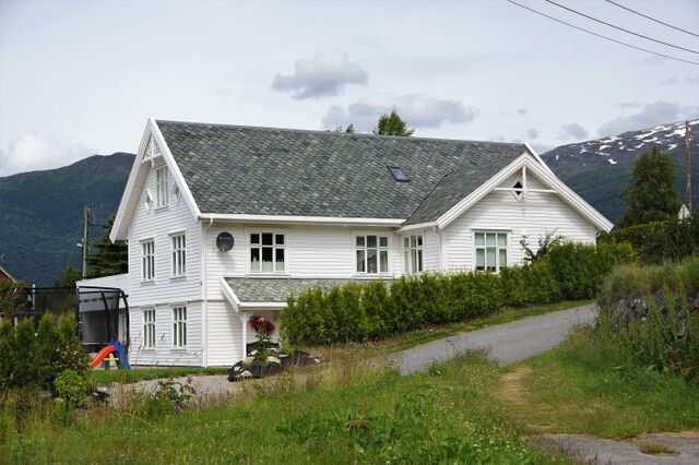 Gamleskulen på Vangsnes – lokalhistoriewiki.no